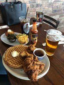 Lo-Lo’s Chicken and Waffles: A Mouthwatering Culinary Oasis in Las ...